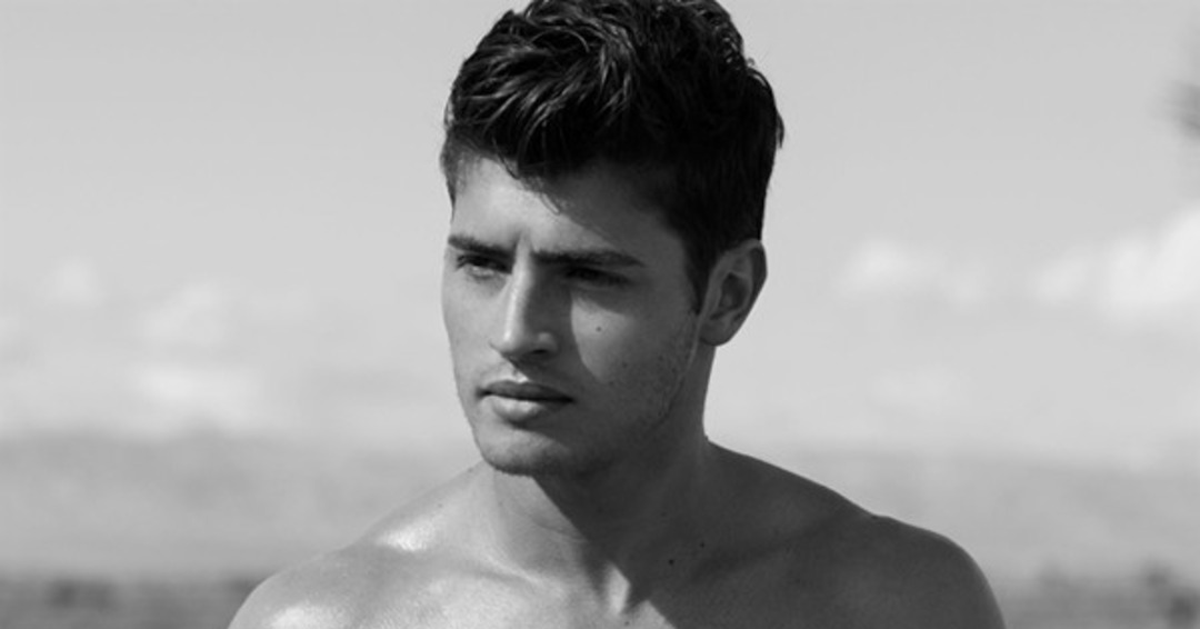 Holy Hotness Gregg Sulkin Mtv Star Strips Down To His Underwear E Online